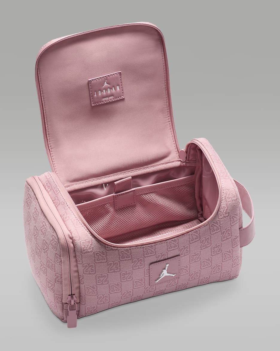 Jordan Monogram Dopp Kit (5.9L). Nike.com