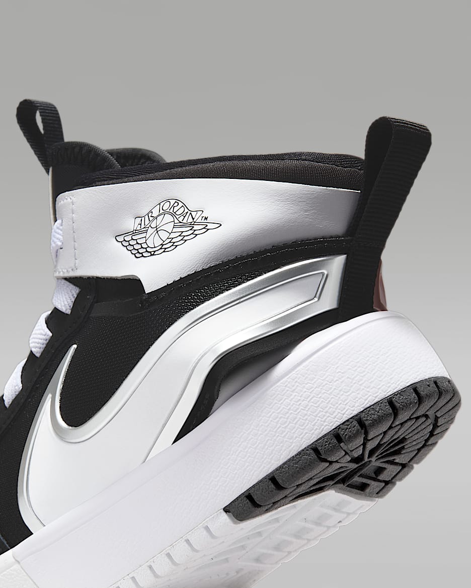 Jordan 1 Mid RM EasyOn Younger Kids' Shoes. Nike IE
