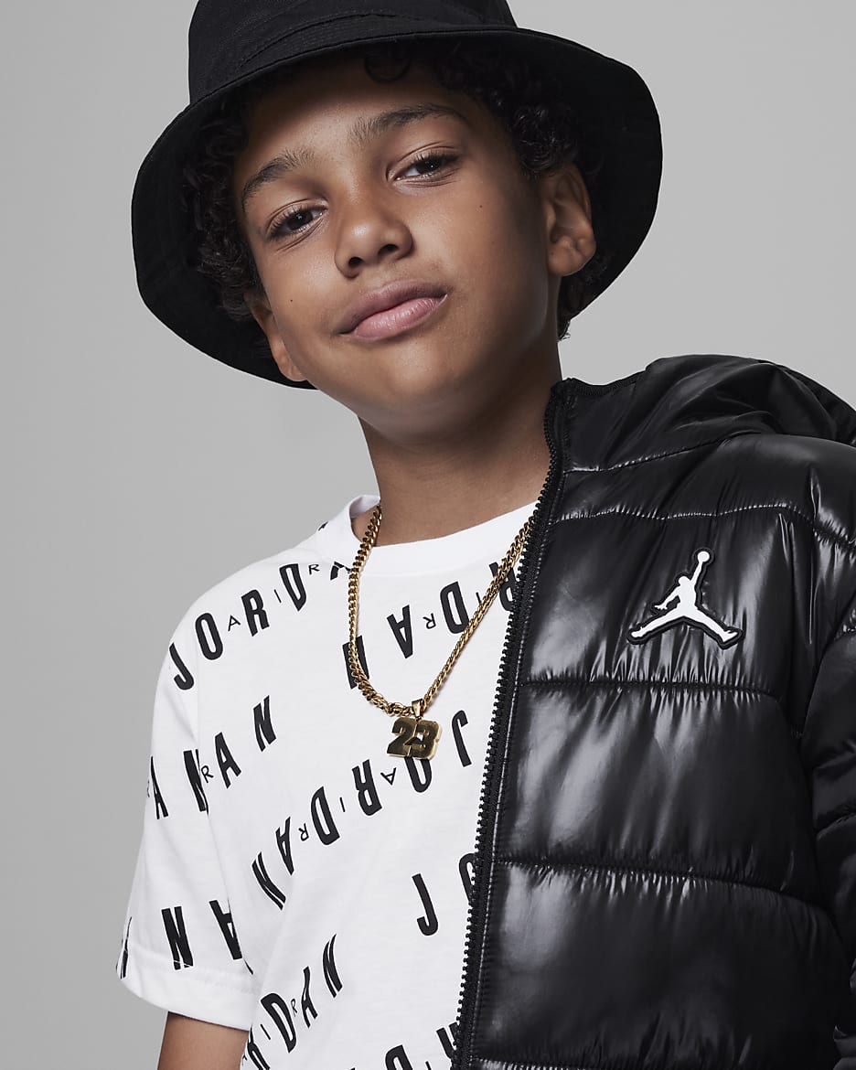 Jordan Essentials Printed Tee Older Kids' (Boys) T-shirt. Nike UK