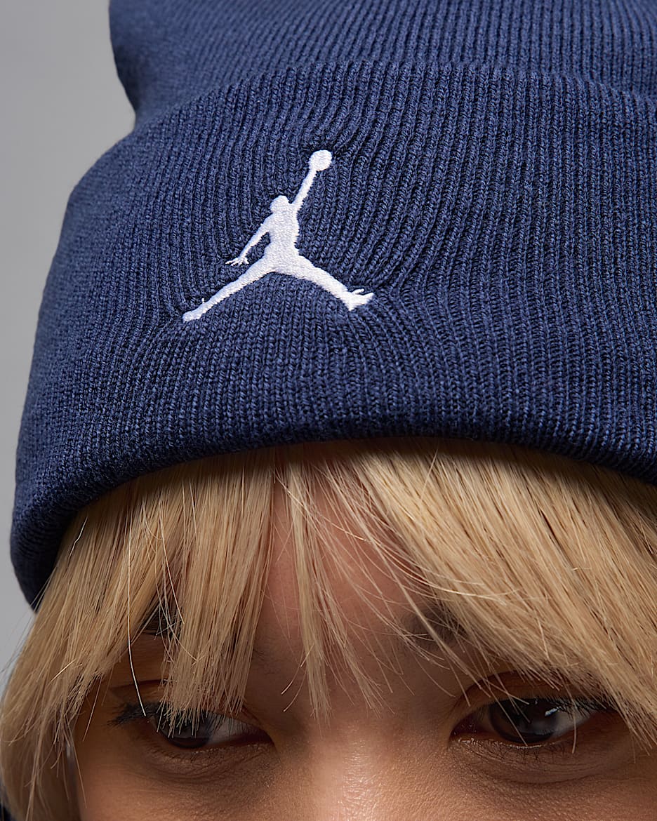 Jordan Peak Satin-Lined Beanie. Nike RO