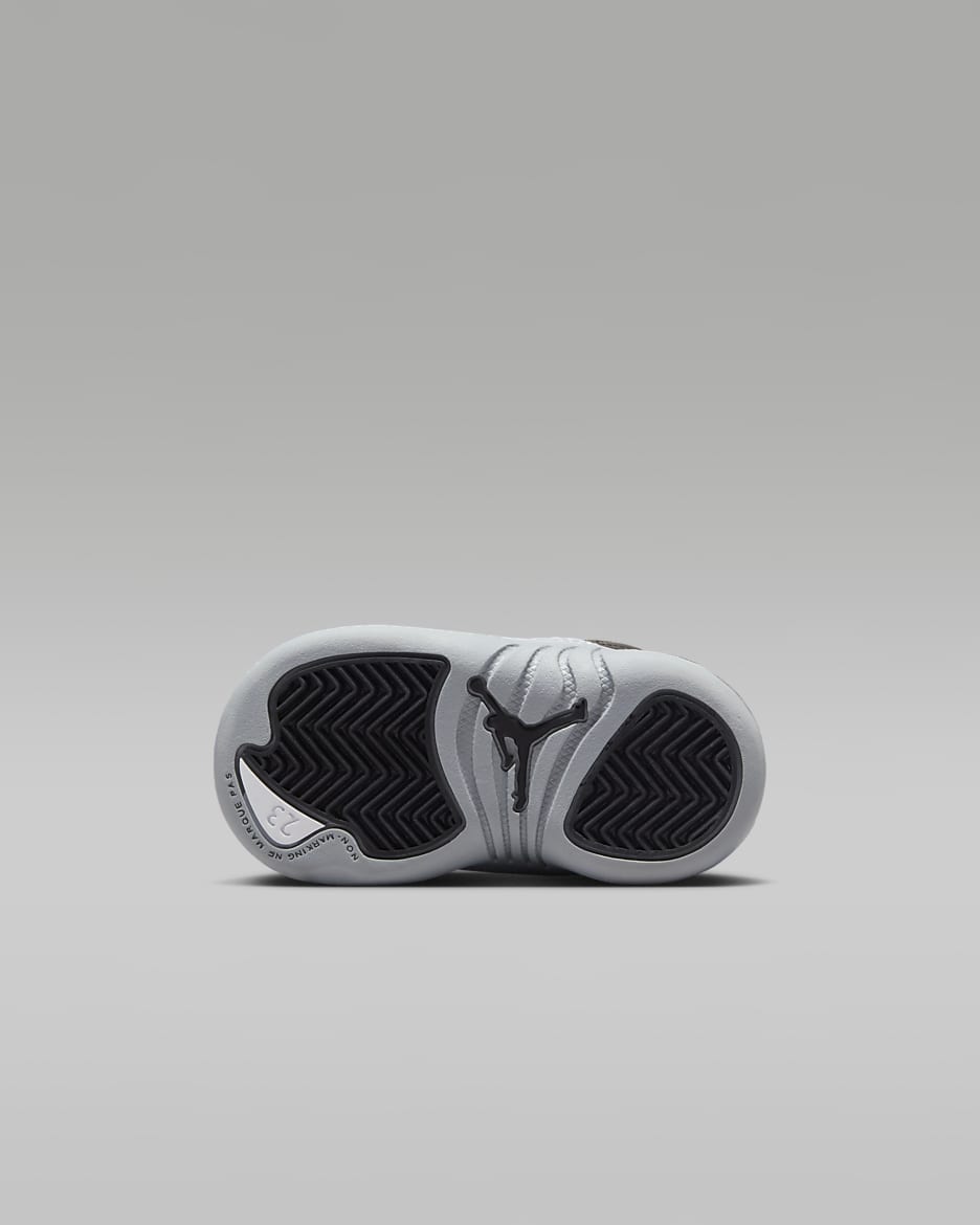 Tenis para bebé e infantil Jordan 12 Retro "Black and Wolf Grey". Nike.com