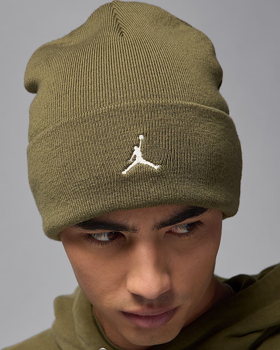 Jordan Peak Essential Beanie. Nike UK