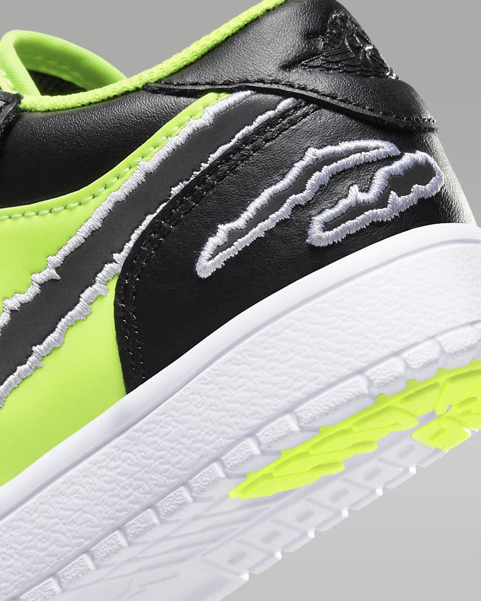 Jordan 1 Low Alt SE Younger Kids' Shoes. Nike PH