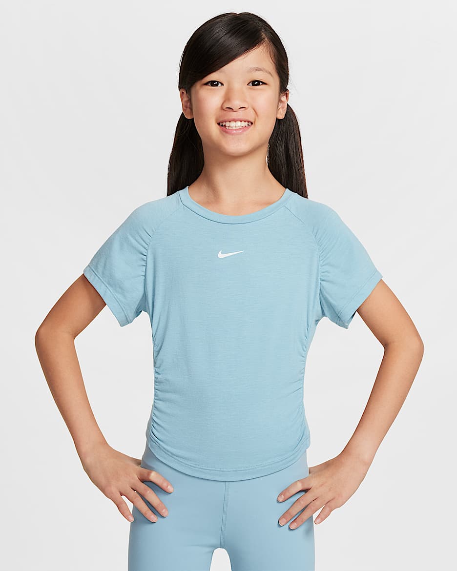 Haut à manches courtes Dri-FIT Nike One Fitted pour fille. Nike FR