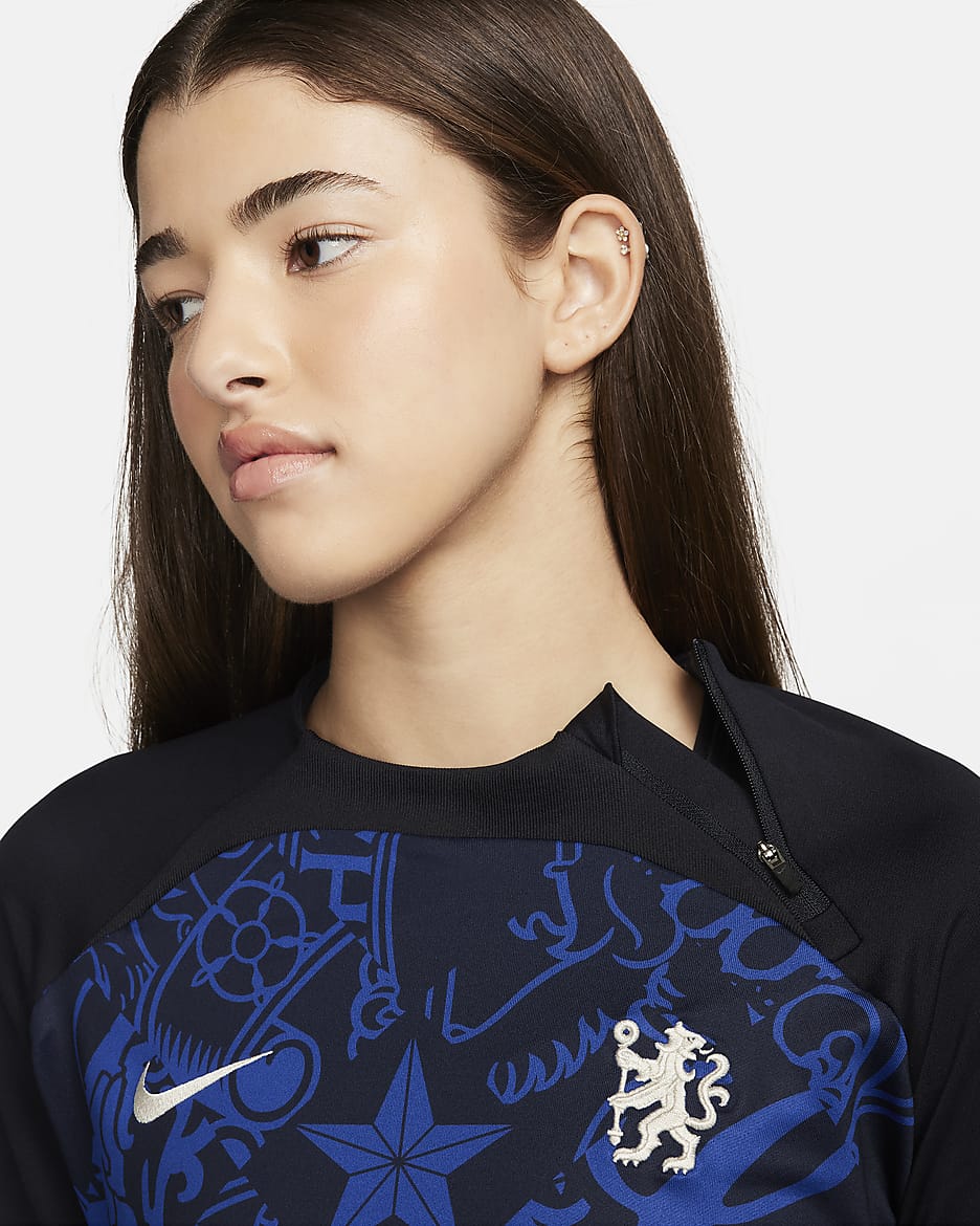 Chelsea F.C. Strike Women's Nike Dri-FIT Football Crew-Neck Drill Top. Nike NL