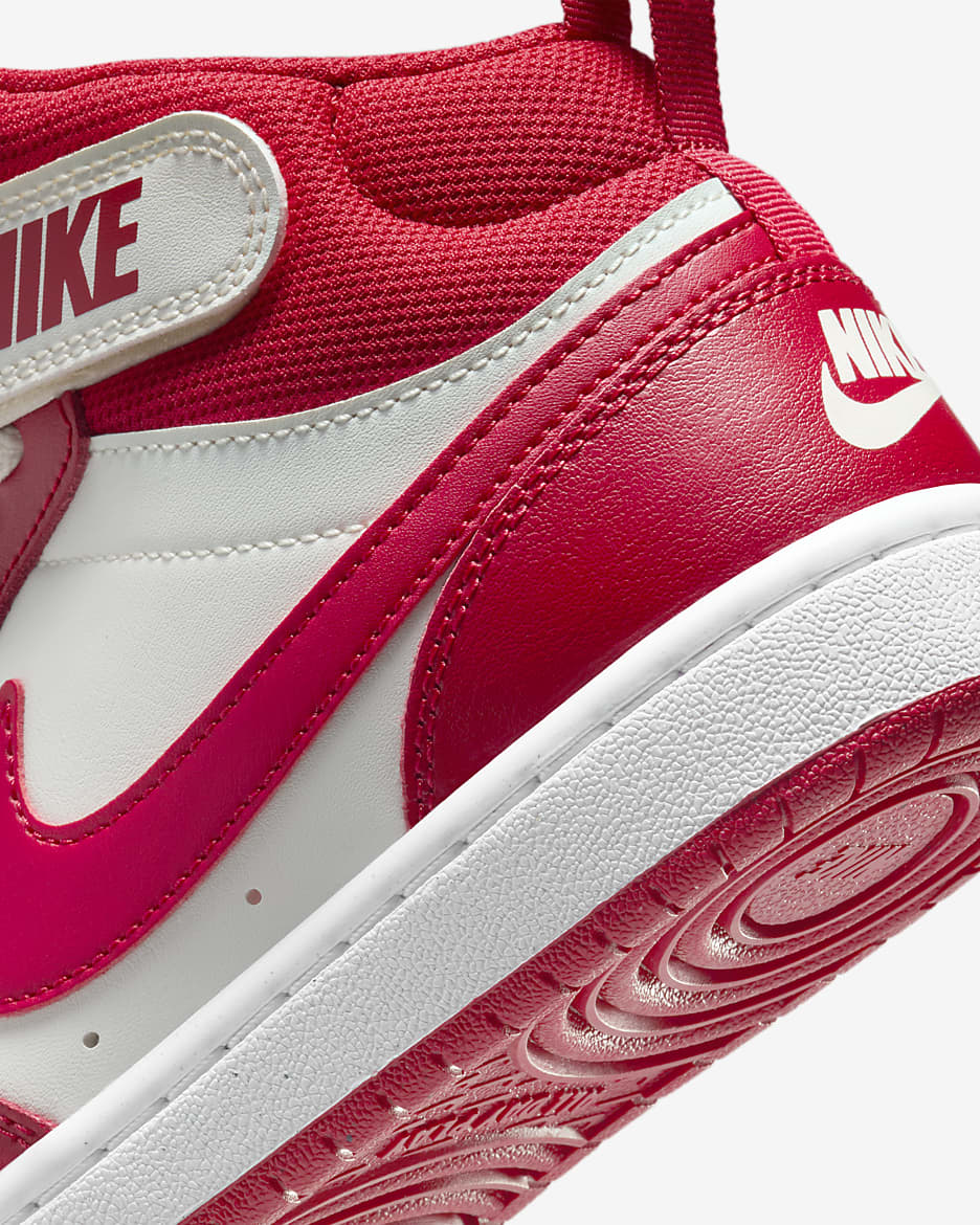 Nike Court Borough Mid 2-sko til større børn. Nike DK