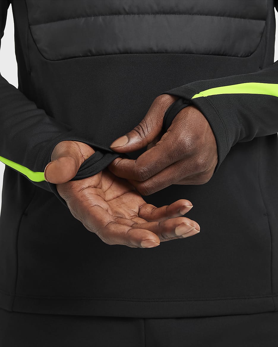 Haut de foot à demi-zip Nike Therma-FIT Academy Winter Warrior pour homme. Nike CH