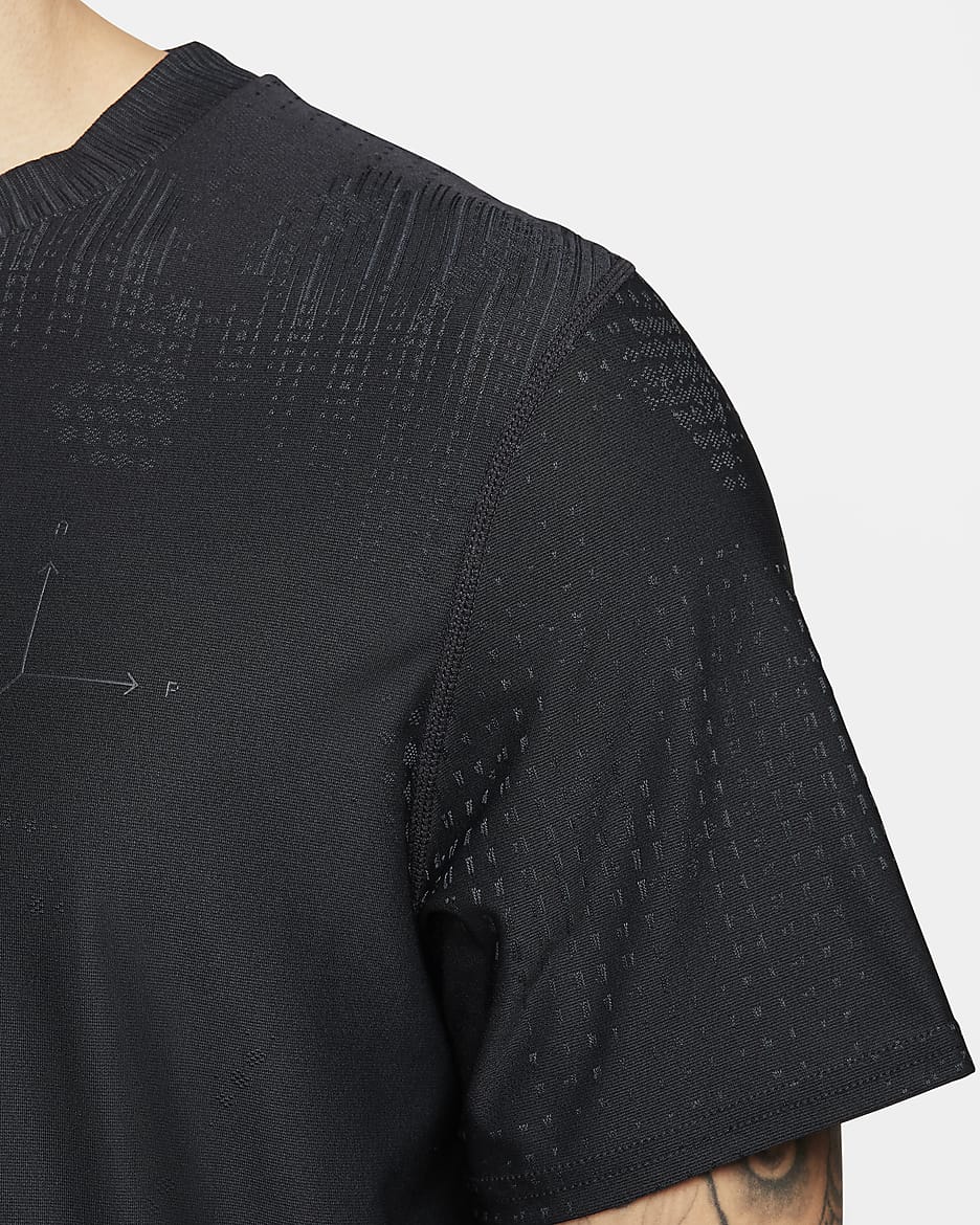 Nike APS Men's Dri-FIT ADV Short-Sleeve Versatile Top. Nike UK