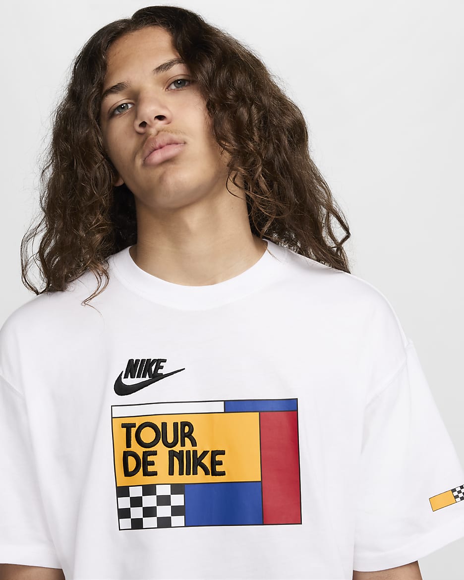 Nike Sportswear Men's T-Shirt. Nike.com