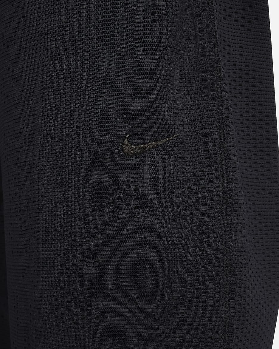 Nike APS Men's Therma-FIT Versatile Trousers. Nike HR