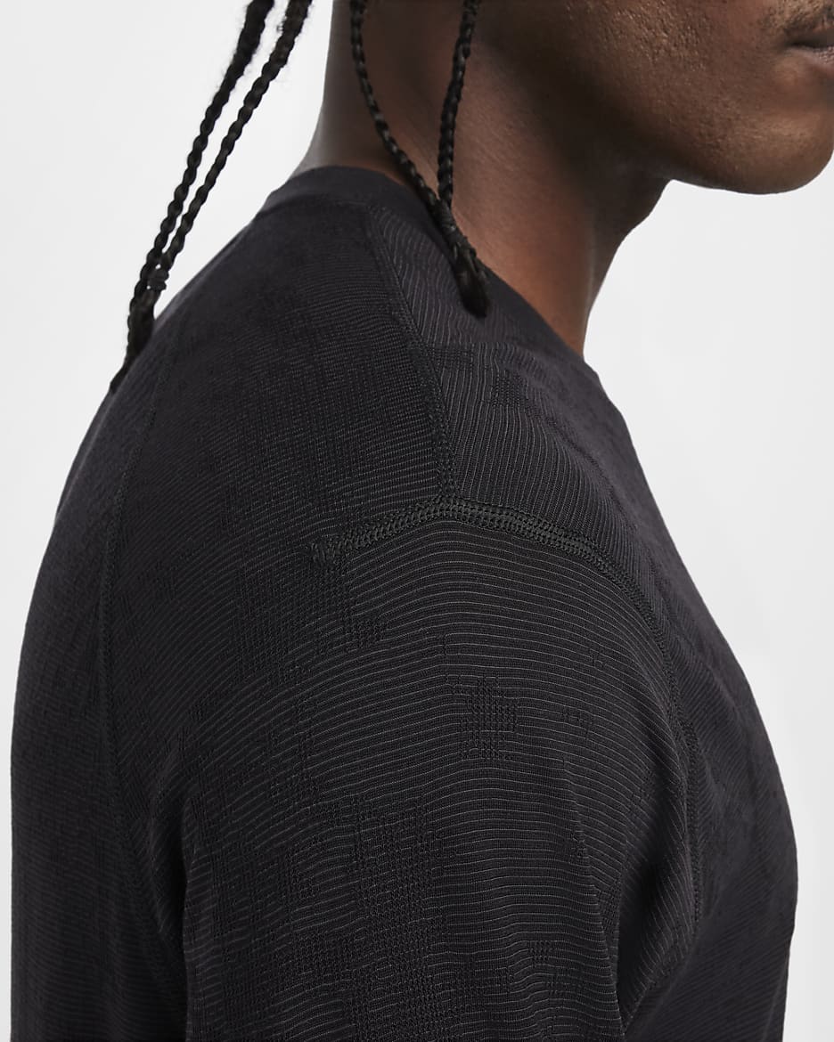 Nike APS Men's Dri-FIT ADV Long-Sleeve Versatile Top. Nike AU