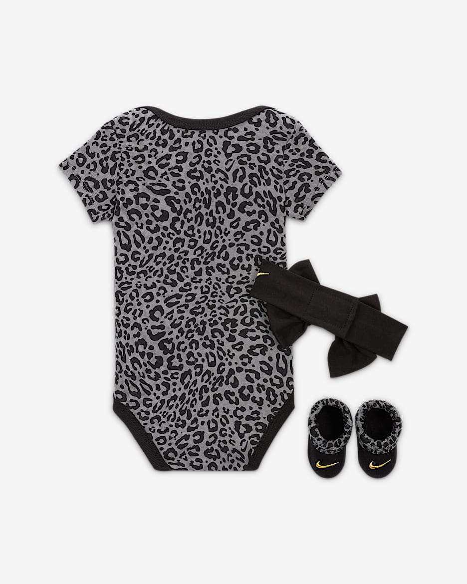 Nike Swoosh Spirit Baby (0–9M) 3-Piece Boxed Set. Nike BE