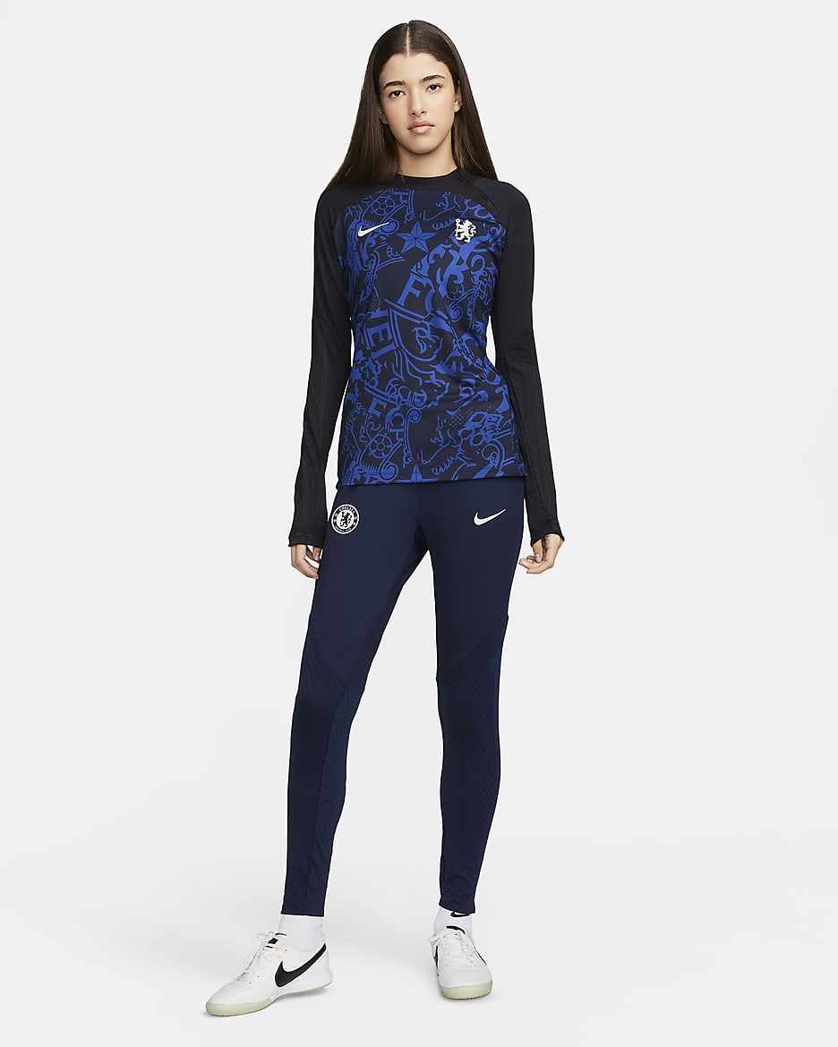 Chelsea F.C. Strike Women's Nike Dri-FIT Football Crew-Neck Drill Top. Nike NL