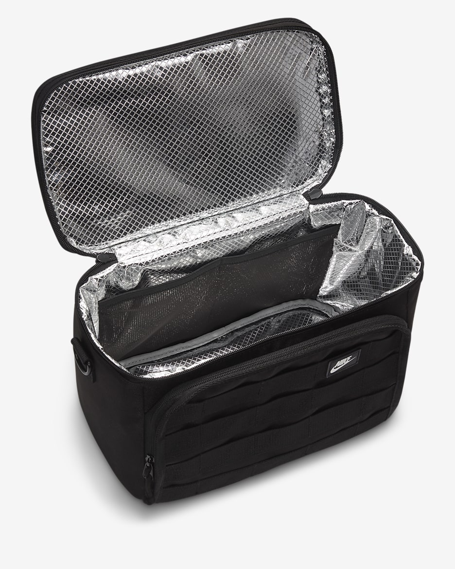 Nike Sportswear Plus Lunch Bag (9L). Nike.com
