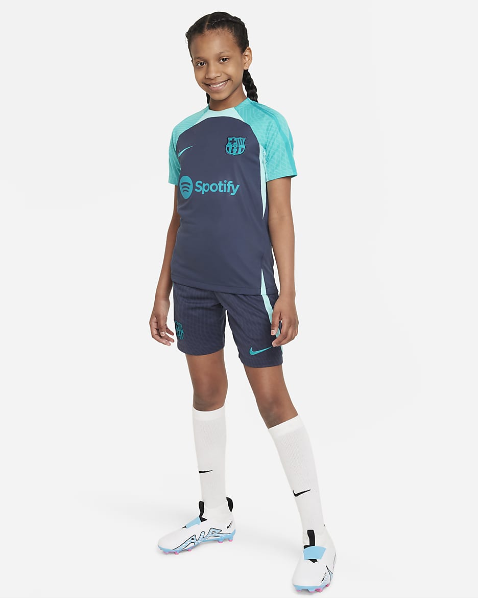 F.C. Barcelona Strike Third Older Kids' Nike Dri-FIT Football Knit Shorts. Nike IL