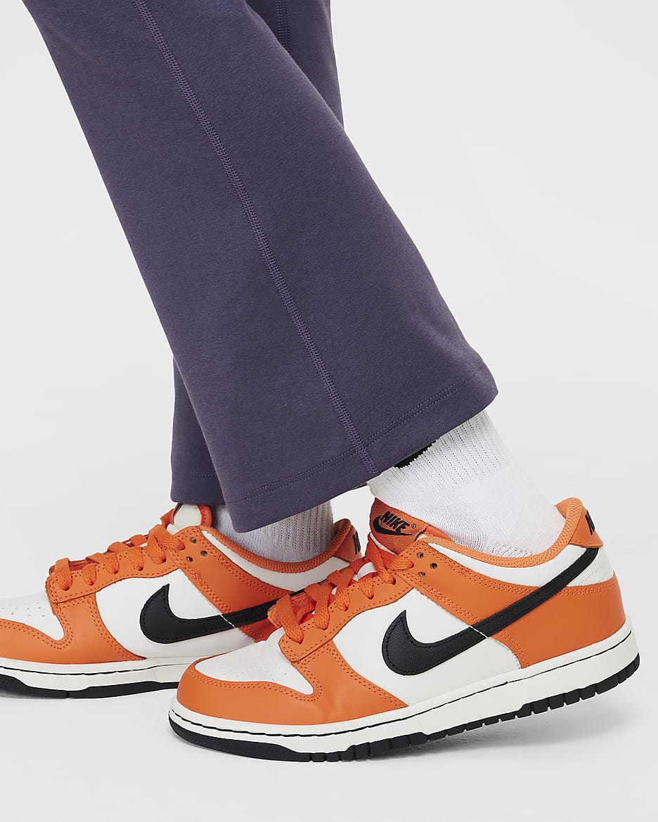 Nike Sportswear Classic Girls' High-Waisted Flared Leggings. Nike UK