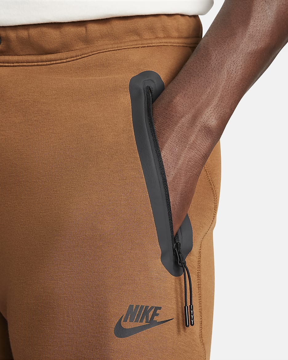 Nike Sportswear Tech Fleece Men's Open-Hem Tracksuit Bottoms. Nike IL