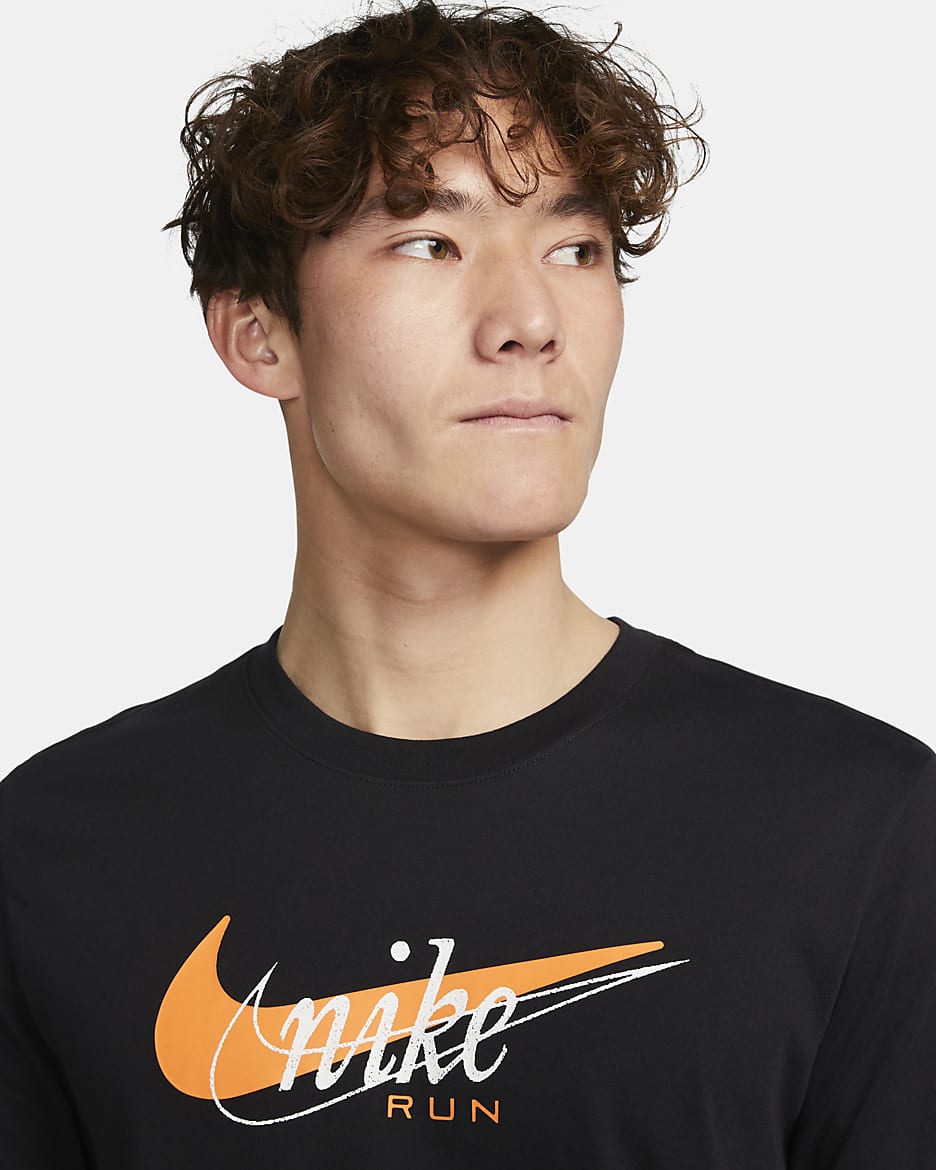 Nike Dri-FIT Men's Running T-Shirt. Nike IN