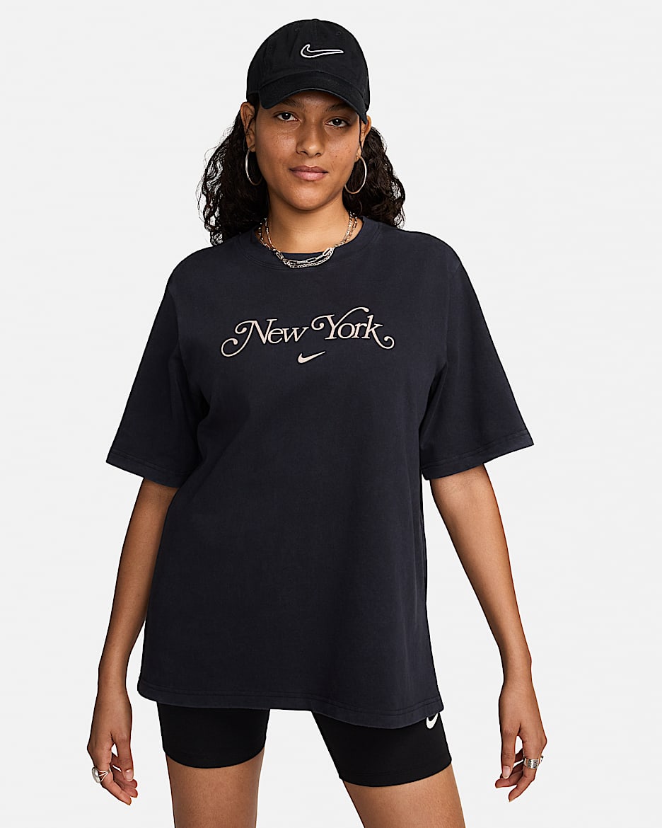 Nike Sportswear Essential Women's T-Shirt. Nike.com
