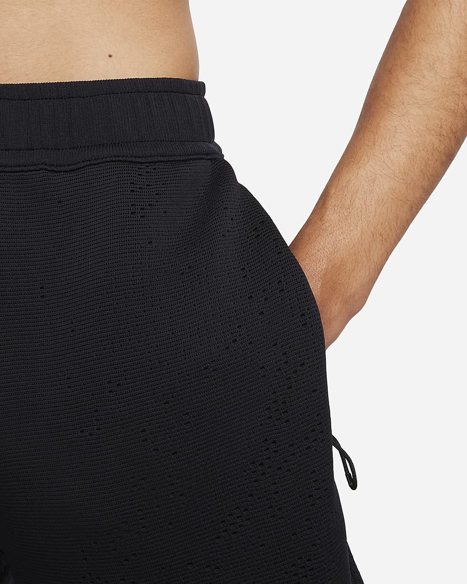 Nike APS Men's Therma-FIT Versatile Trousers. Nike HR