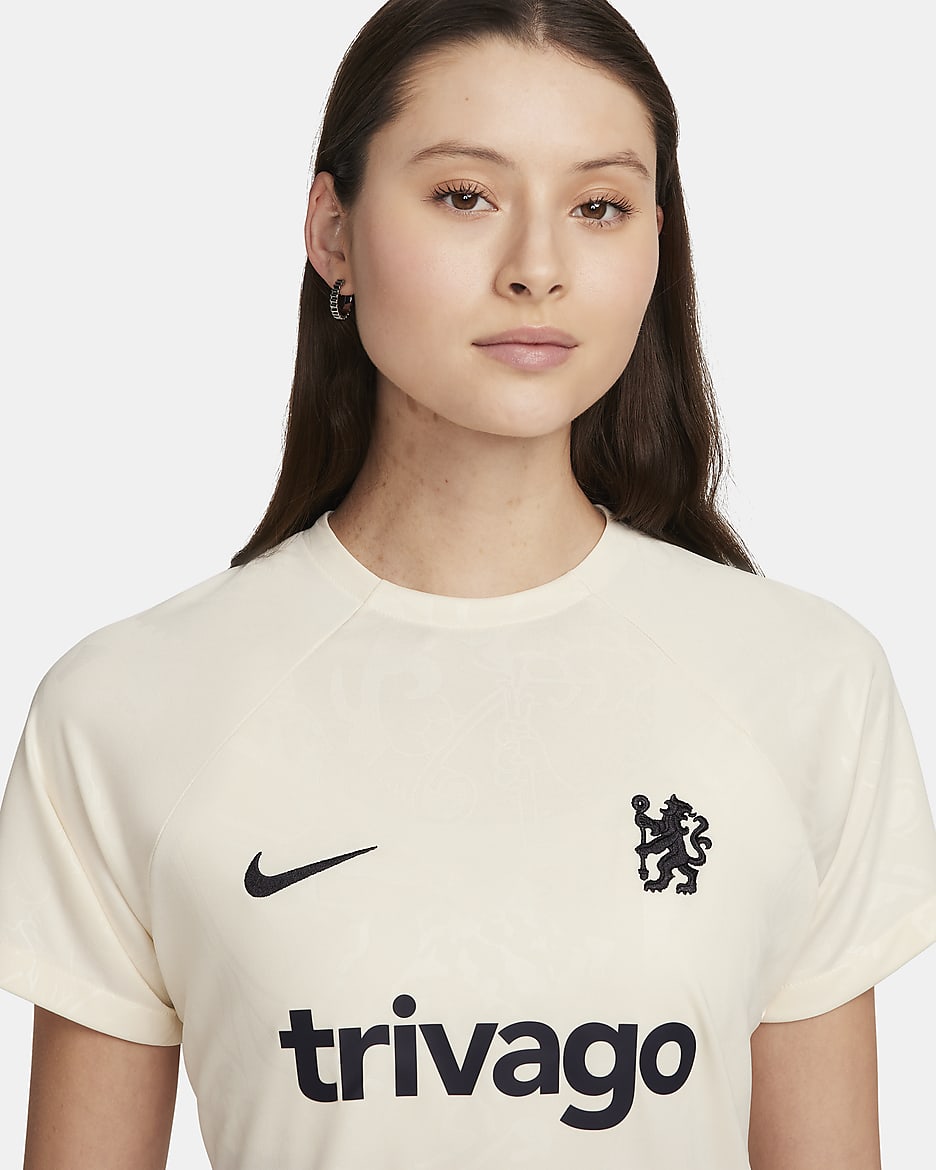 Chelsea F.C. Academy Pro Women's Nike Dri-FIT Football Pre-Match Short-Sleeve Top. Nike NL