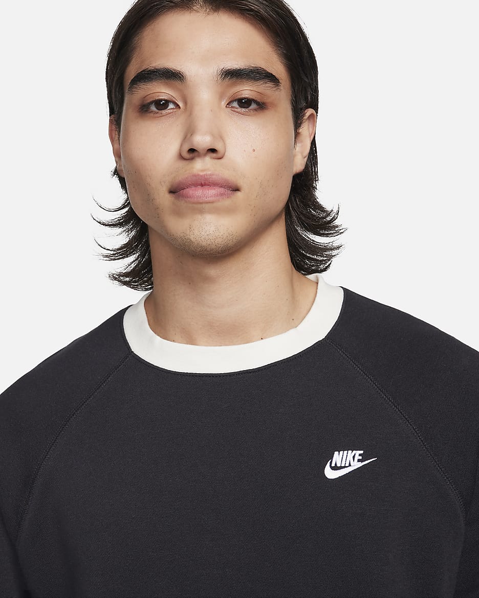 Nike Club Fleece Men's Long-Sleeve Raglan Crew. Nike PT