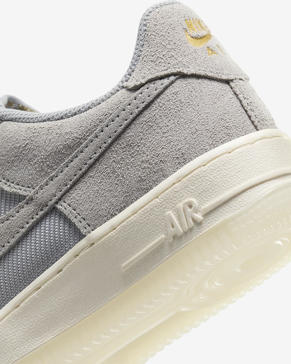 Nike Air Force 1 LV8 Older Kids' Shoes. Nike FI