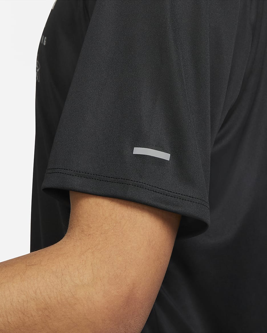 Nike Dri-FIT UV Run Division Miler Men's Graphic Short-Sleeve Top. Nike IN