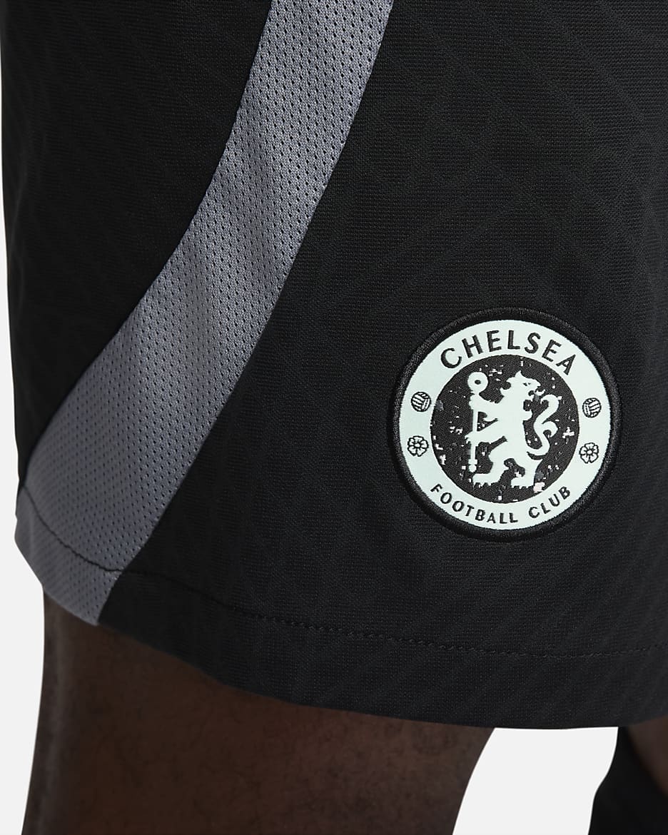 Chelsea F.C. Strike Third Men's Nike Dri-FIT Football Knit Shorts. Nike ZA