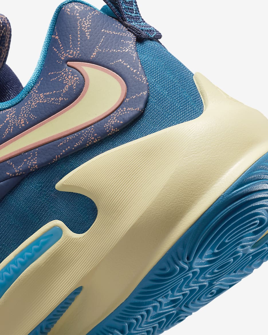 Freak 3 Basketball Shoes. Nike UK