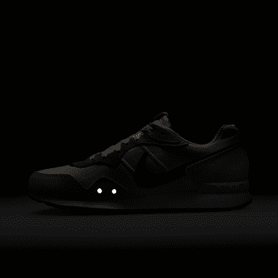 Nike Venture Runner Men's Shoe. Nike IN