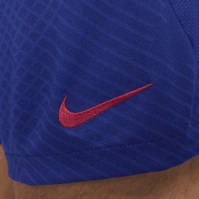 Barcelona Strike Nike Dri-FIT Fußballshorts für Herren. Nike AT