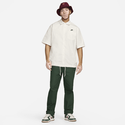 Nike Club Men's Short-Sleeve Oxford Button-Up Shirt. Nike.com