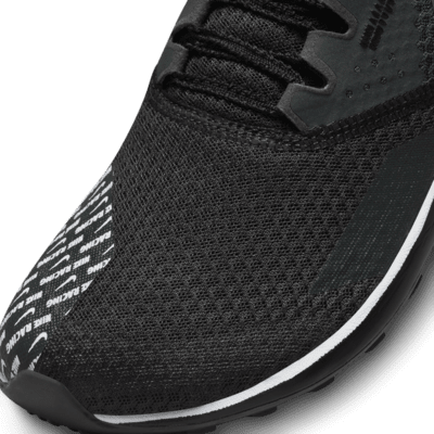 Nike Rival Waffle 6 Road and Cross-Country Racing Shoes. Nike LU