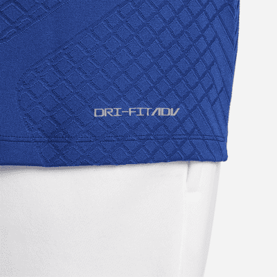 Chelsea F.C. Strike Elite Men's Nike Dri-FIT ADV Football Drill Top. Nike AT