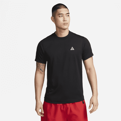 Nike Dri-FIT ADV ACG "Goat Rocks" 男款短袖上衣。Nike TW
