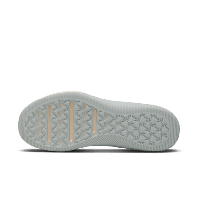 Nike MC Trainer 2 Women's Workout Shoes. Nike LU