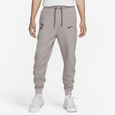 Tottenham Hotspur Tech Fleece Derde Nike voetbalbroek voor heren. Nike BE