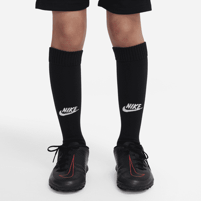 Liverpool F.C. 2021/22 Goalkeeper Younger Kids' Football Kit. Nike IE