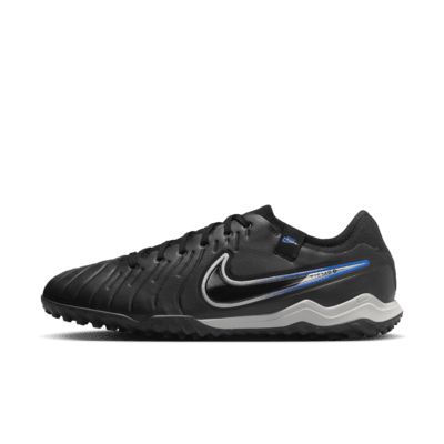 Tacos de fútbol de corte low para pasto sintético (turf) Nike Tiempo ...