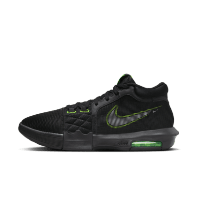 LeBron Witness 8 EP 籃球鞋。Nike TW