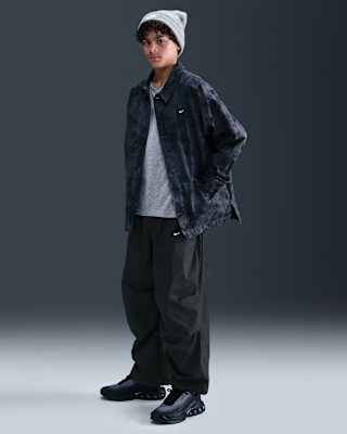 Nike Sportswear Metro Ground Older Kids' (Boys') Trousers. Nike SG