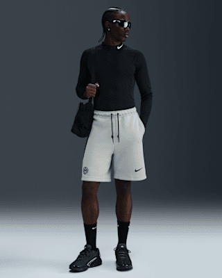 Inter Milan Tech Men's Nike Football Fleece Shorts. Nike BG