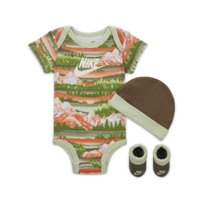 Conjunto de body de 3 piezas para bebé Nike Snow Day 3-Piece Boxed Set. Nike.com