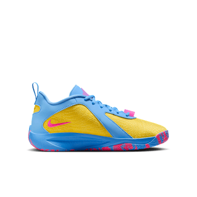 Giannis Freak 6 'Candy Funhouse' Older Kids' Basketball Shoes. Nike SG