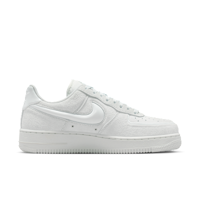 Chaussure Nike Air Force 1 '07 pour femme. Nike CA