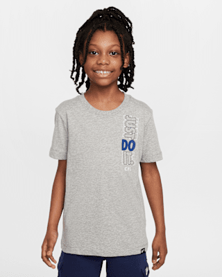 Chelsea F.C. Older Kids' Nike Football T-Shirt. Nike UK