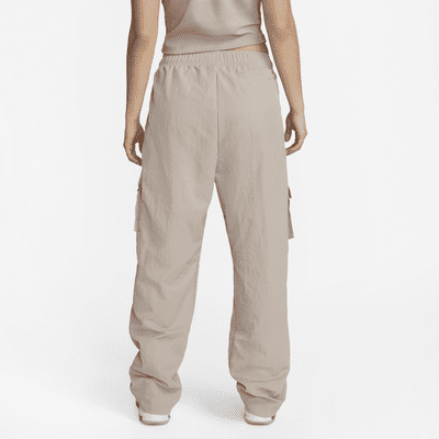 Nike Sportswear Essential Women's High-Rise Woven Cargo Trousers. Nike AE