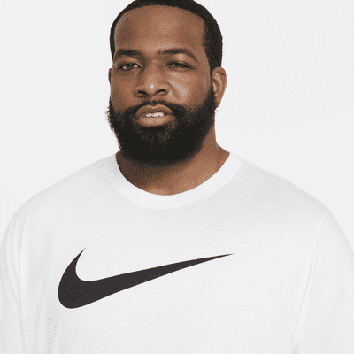 T-shirt Nike Sportswear Swoosh para homem. Nike PT