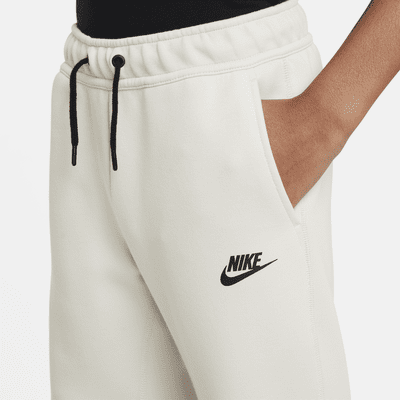 Nike Sportswear Tech Fleece Older Kids' (Boys') Trousers. Nike IE
